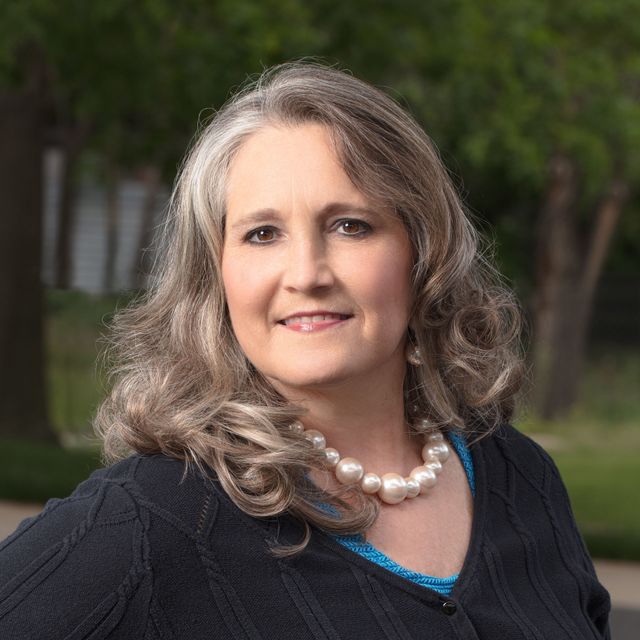 Renee Duckett's Instagram, Twitter & Facebook on IDCrawl