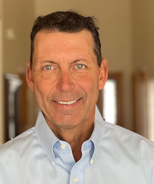 Mark Layton's Instagram, Twitter & Facebook on IDCrawl