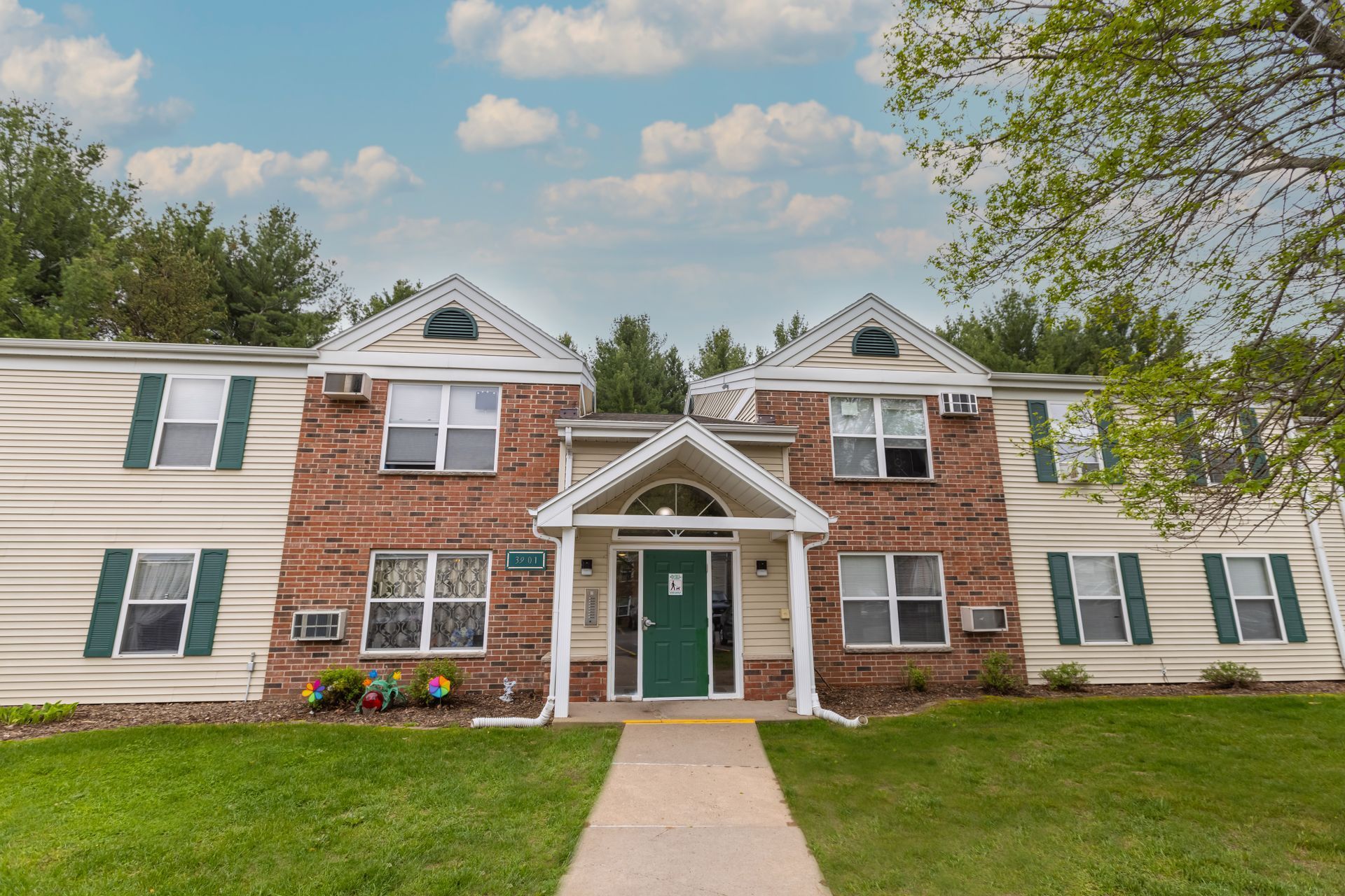 Allyson Court Apartments - Diamond Property Management, LLC