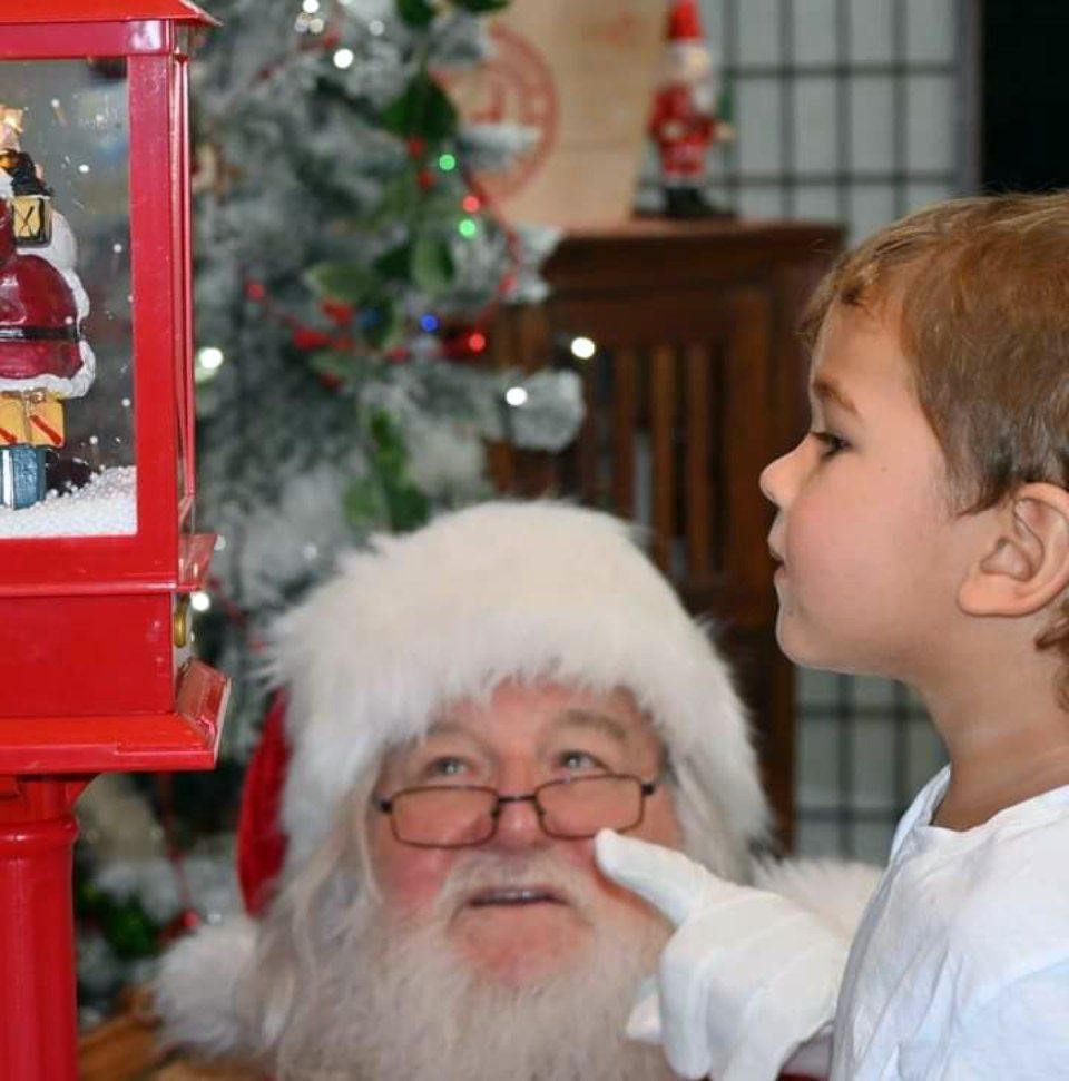 Discover Magical Santa Hire across the Mackay Region