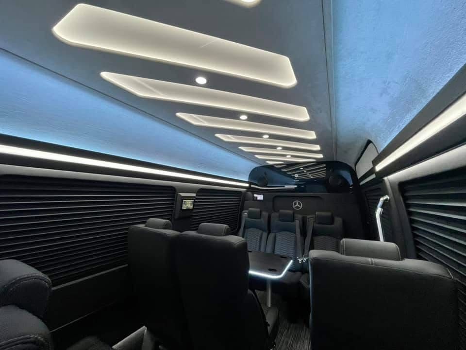 Luxury Transportation Service | Sabra Limo Service | Seattle, WA