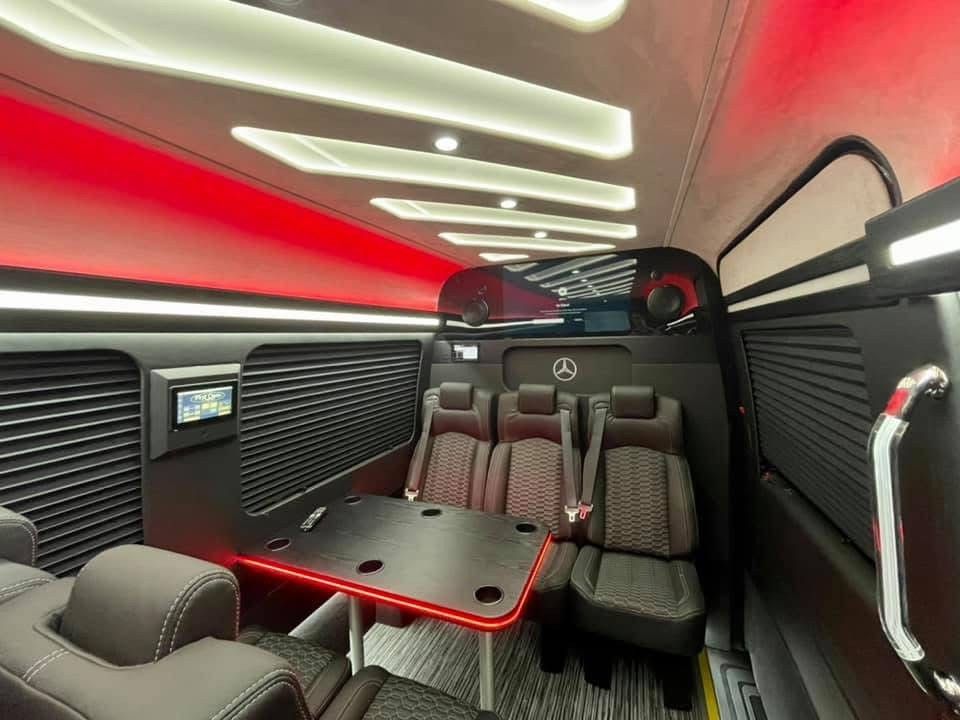 Luxury Transportation Service | Sabra Limo Service | Seattle, WA