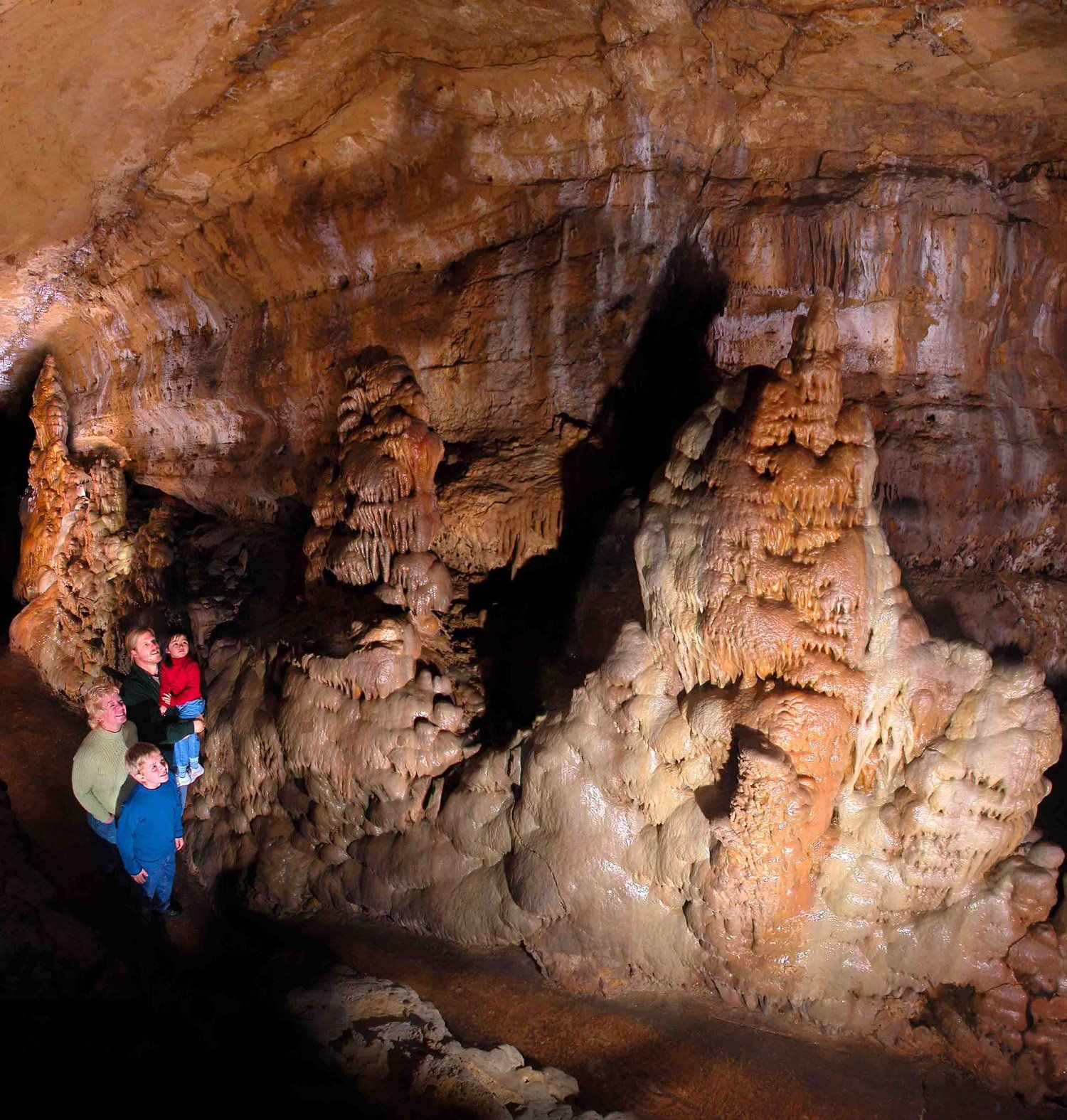 A Quick Guide to Cave of the Mounds | Spring Green Wisconsin Attractions