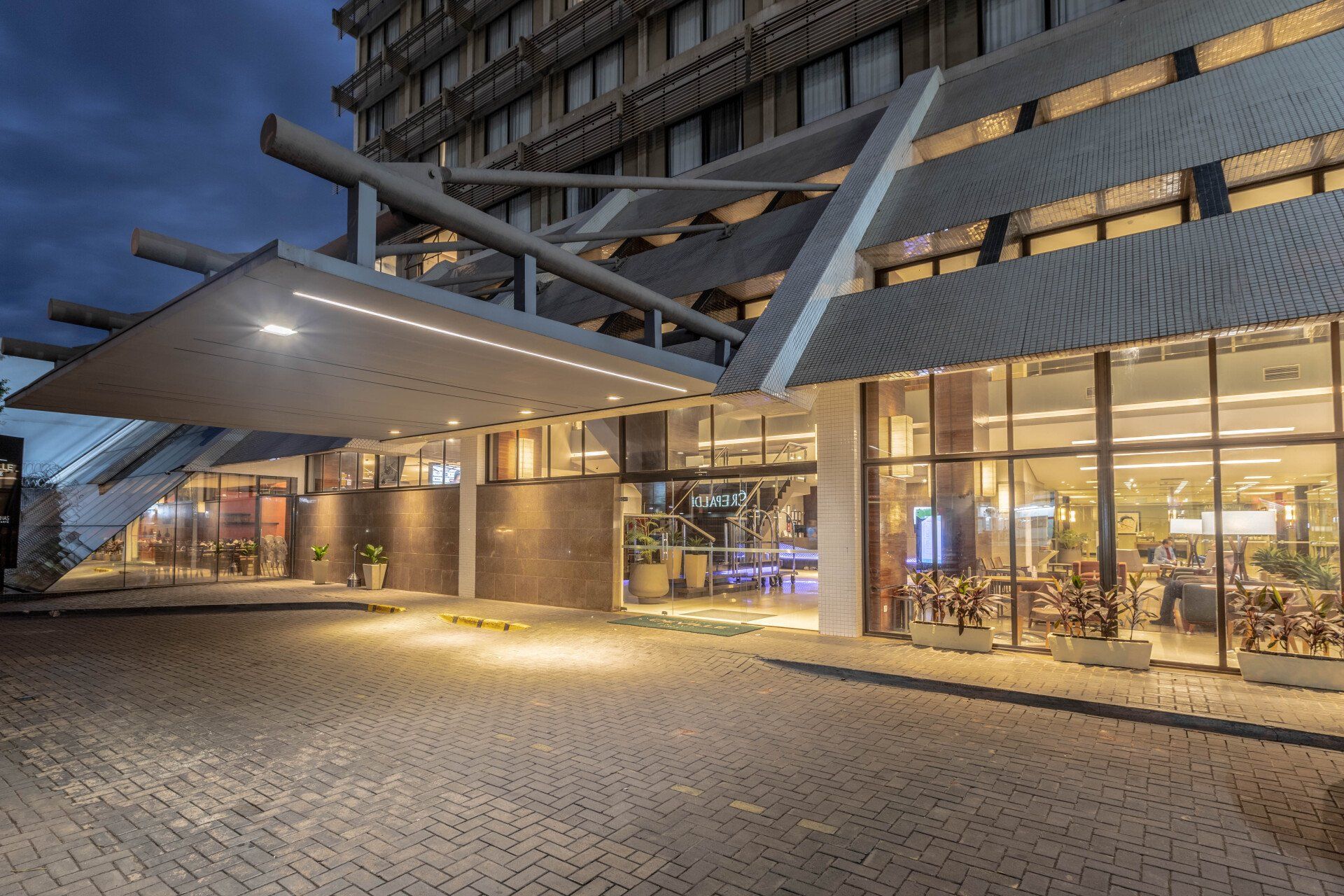 Hotel Deville Prime Cuiabá | Hotéis Deville