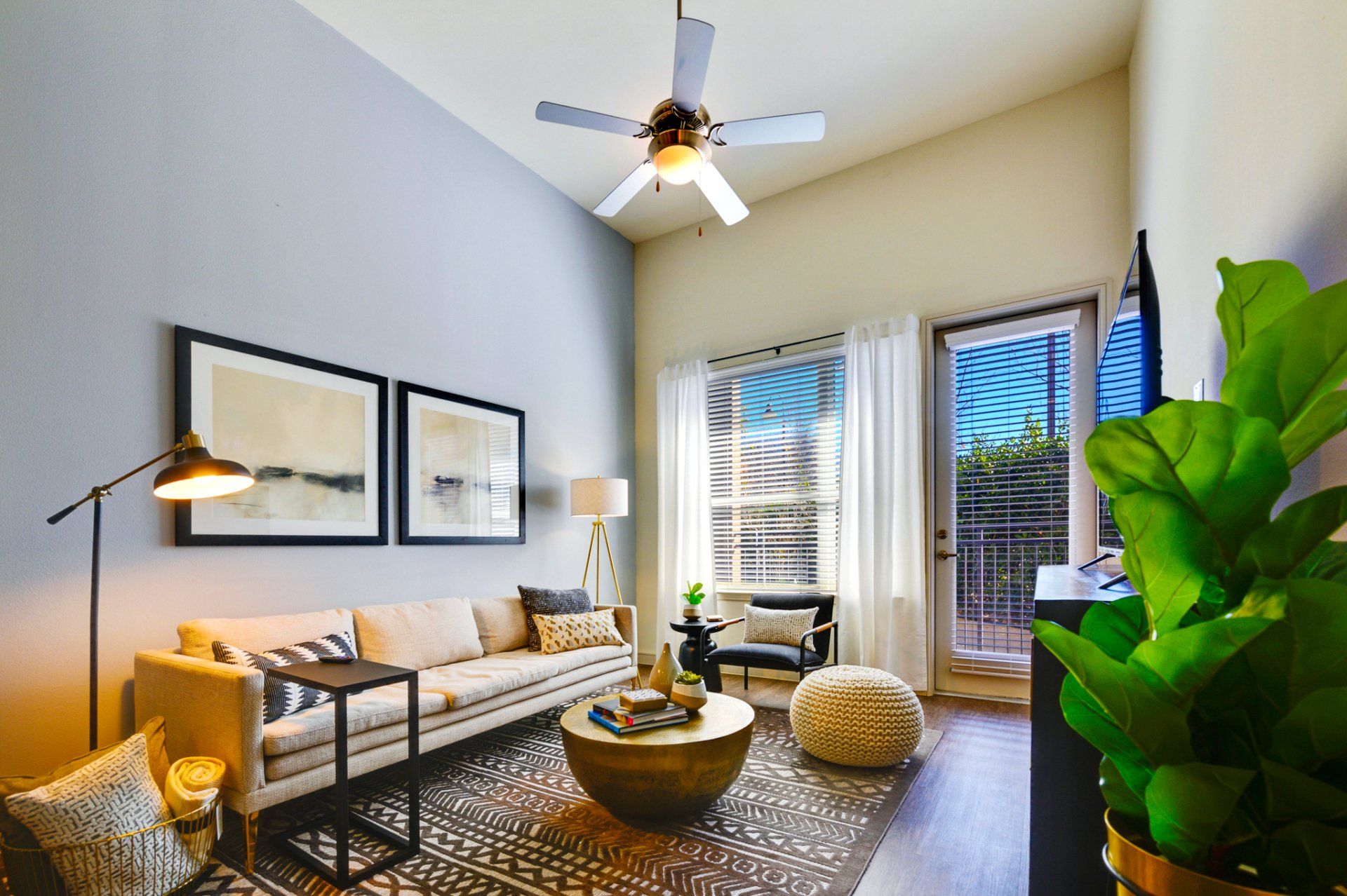 South Side Flats | Apartments in Dallas, TX