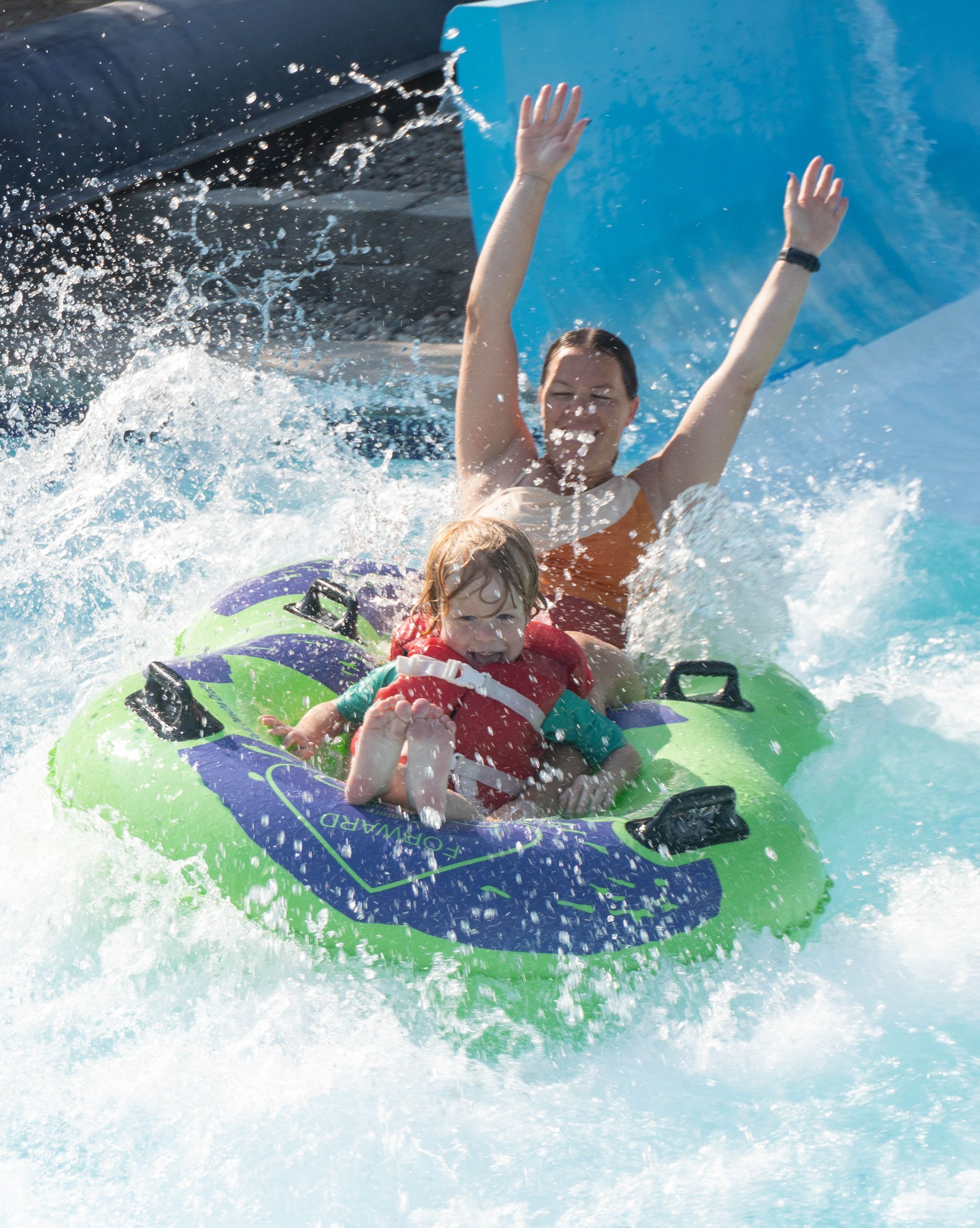 Lake Chelan Waterpark for families. Slidewaters & Surf