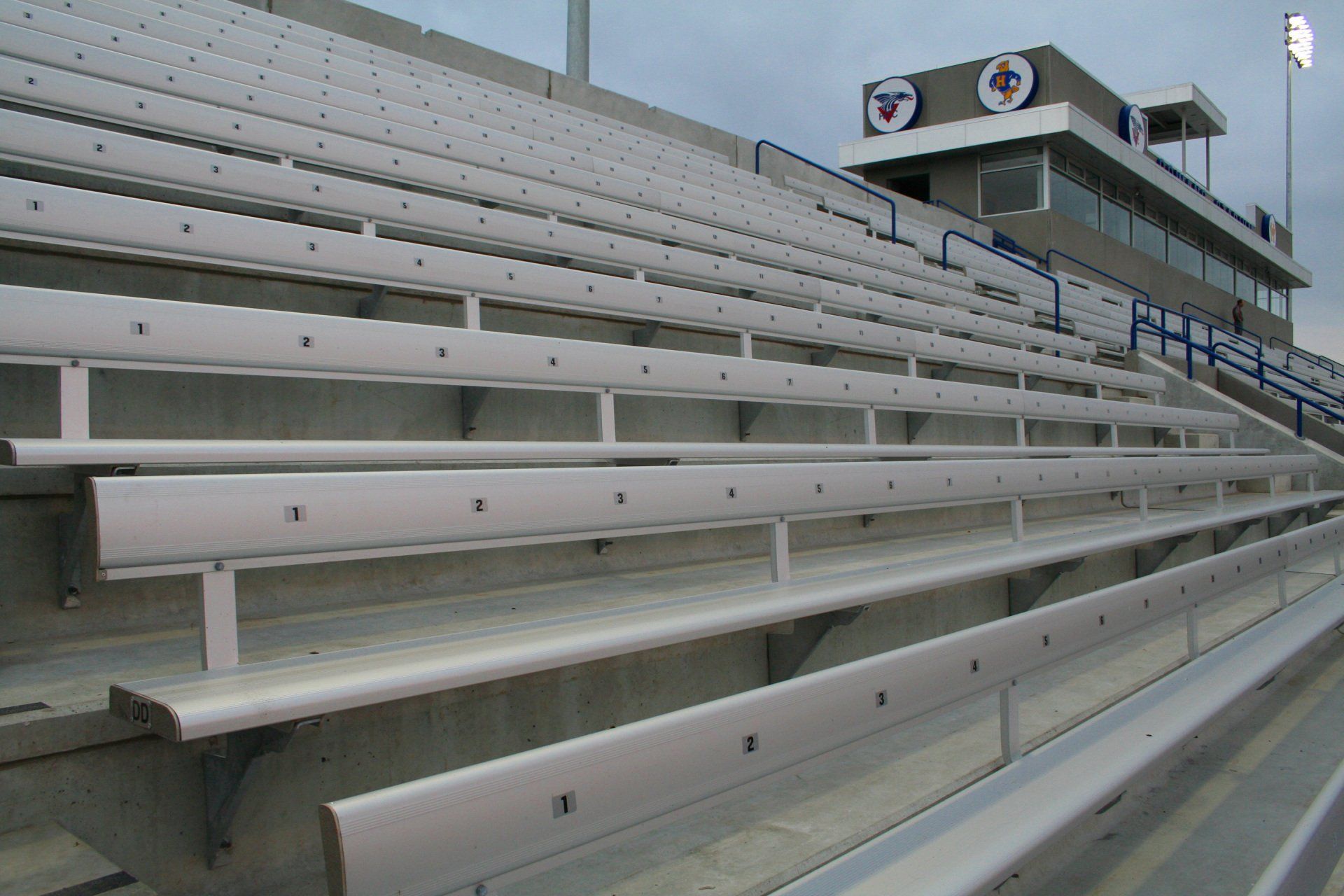 Hanson Sports - Specialty Seating