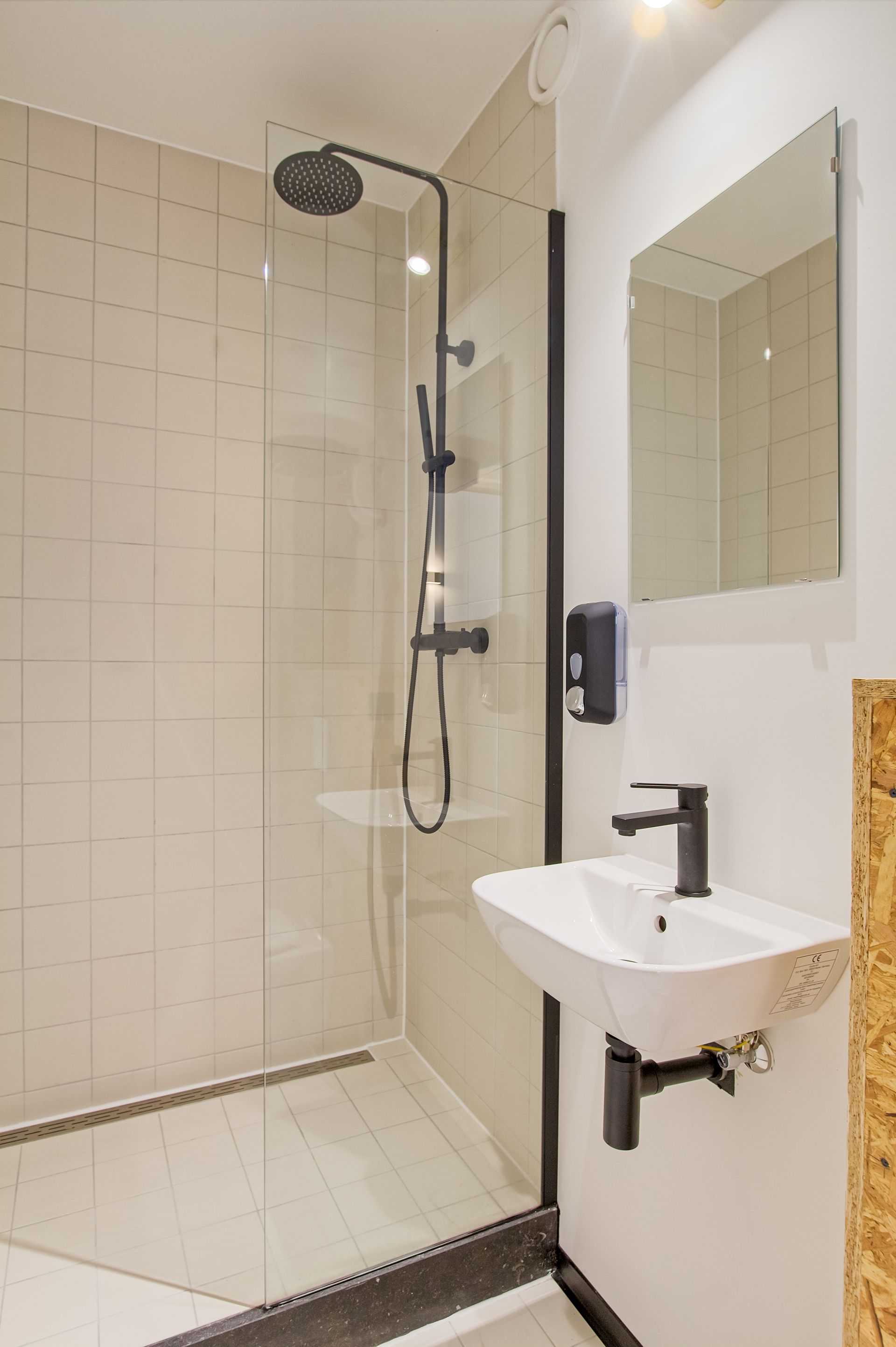 Discover Your Ideal Stay at Urban Hotel The Golden Stork