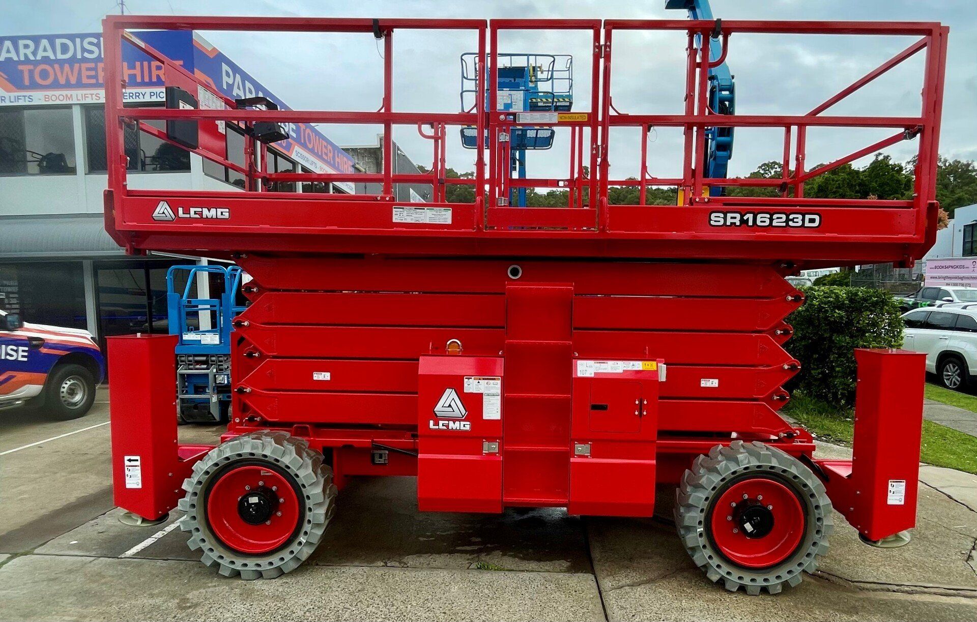 Scissor Lifts for Hire Gold Coast | Paradise Tower Hire