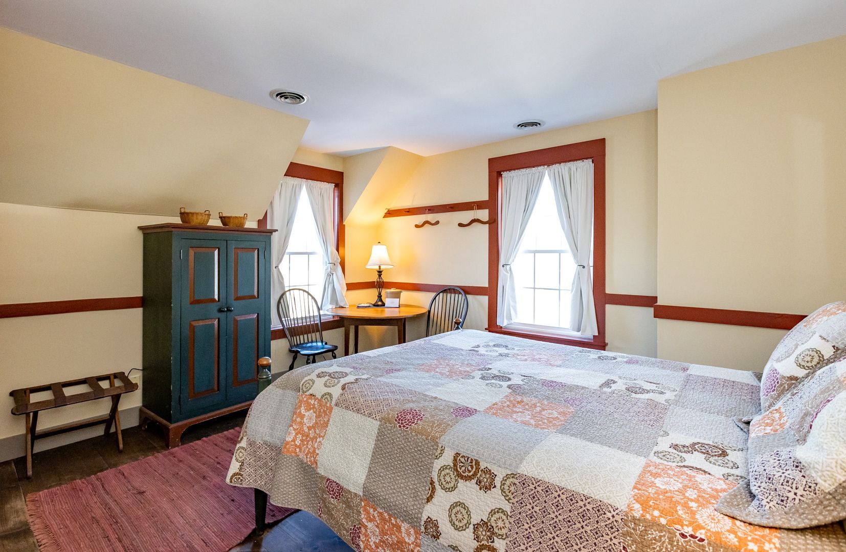 Room | Artists Colony Inn | Nashville