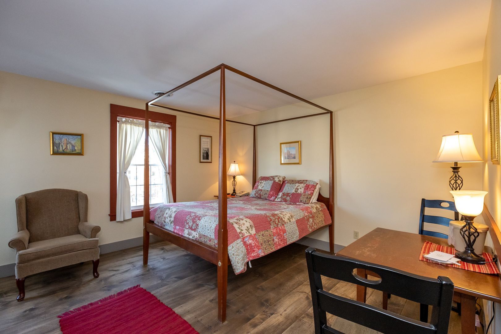 Room | Artists Colony Inn | Nashville