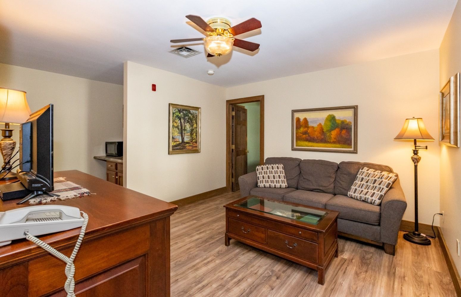 Room | Artists Colony Inn | Nashville