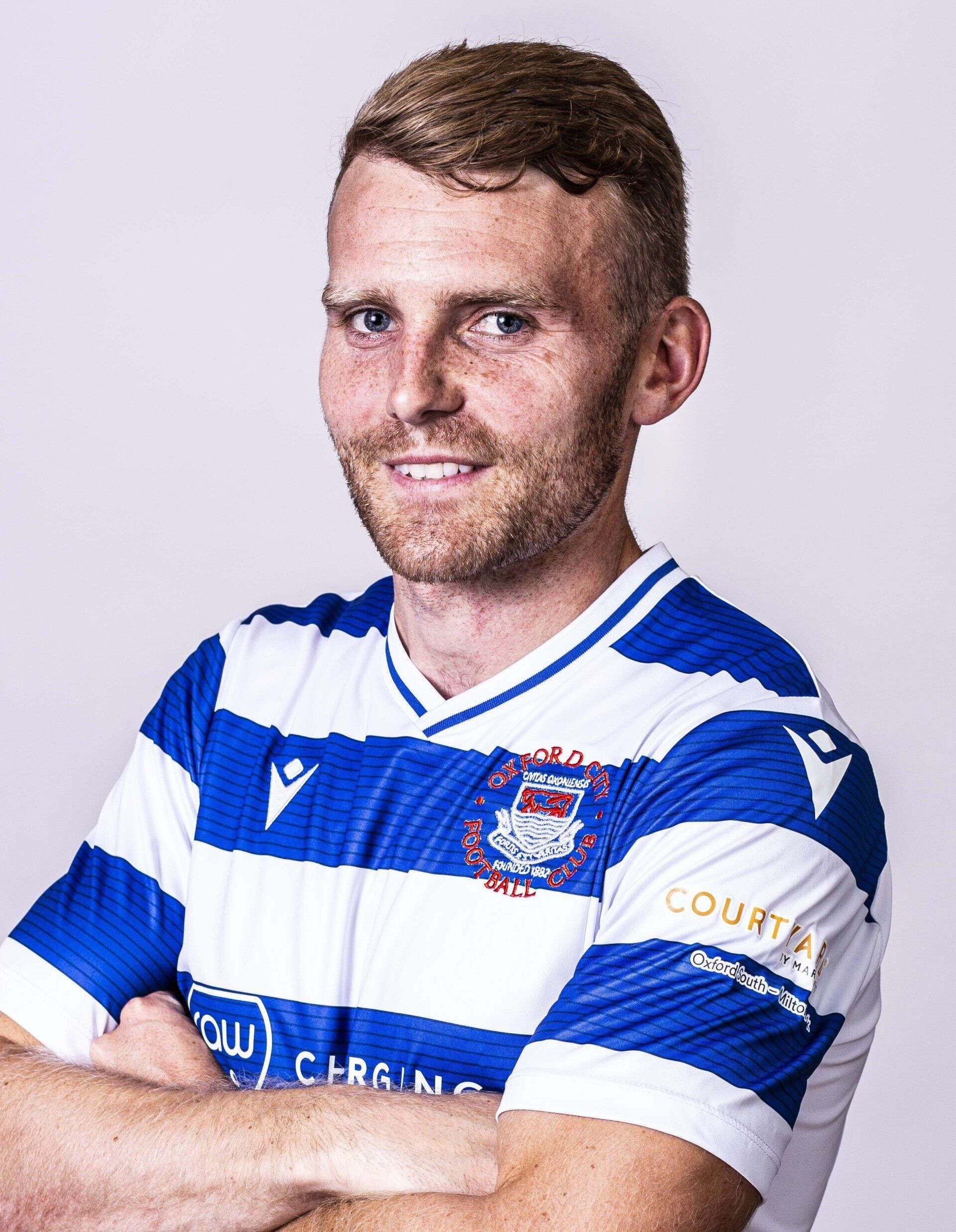 MEN'S FIRST TEAM PLAYER
