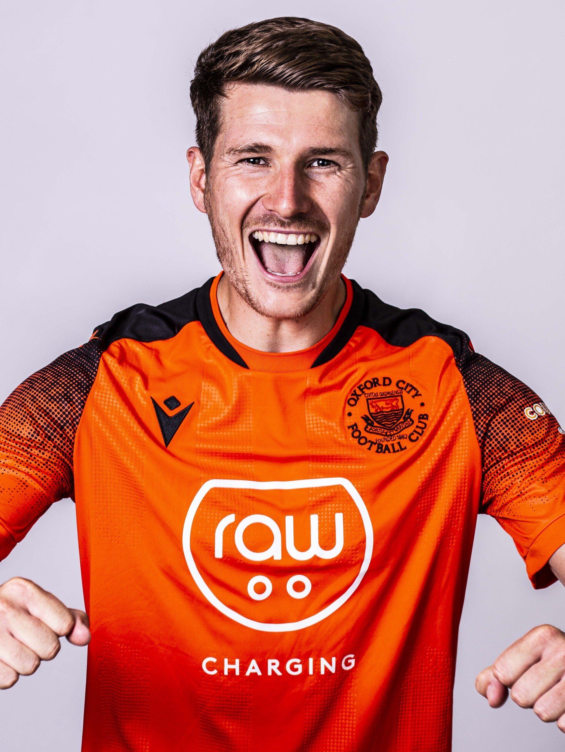 MEN'S FIRST TEAM PLAYER