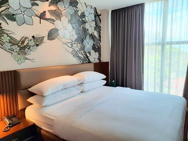 THE HENRY HOTEL ROOST BACOLOD: Your Modern Perch, Negrense-fied ...