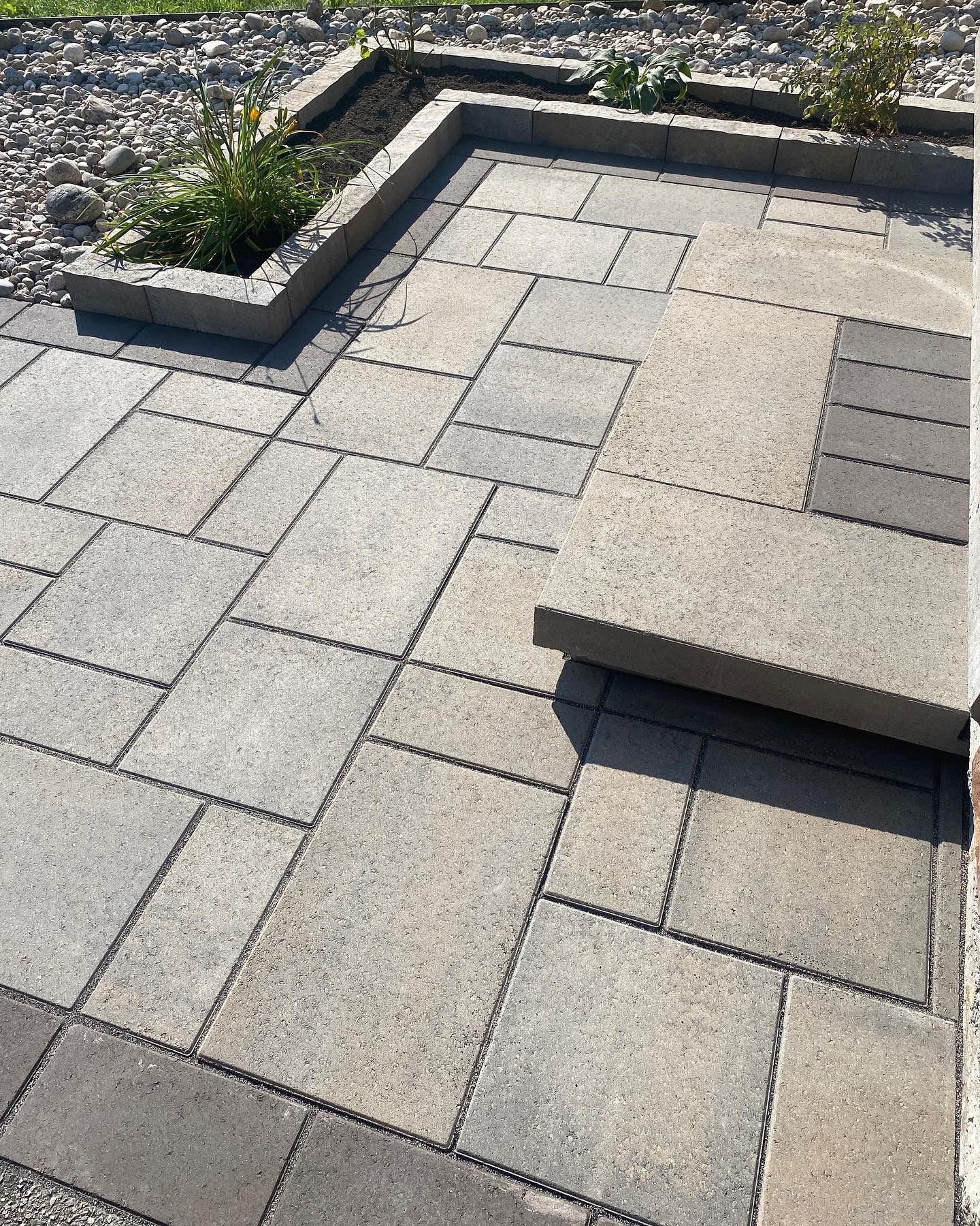Landscaping & Hardscaping Contractor | Ottawa, ON | Slate Interlock ...