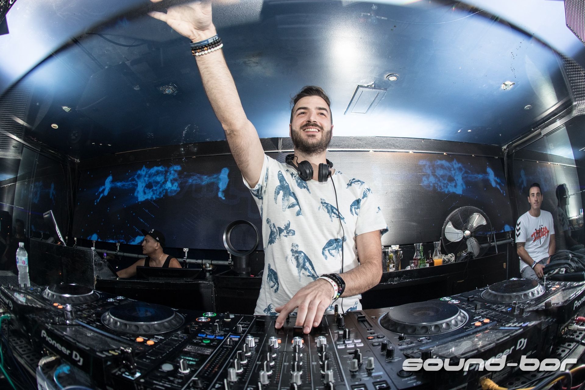 Vintage & Morelli - Electronic Music Producer & DJ