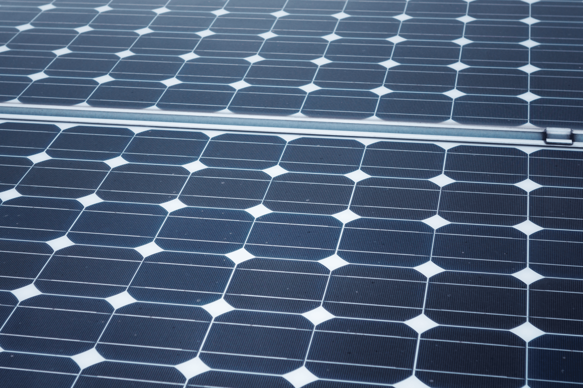 Choosing the Right Solar Panel Efficiency Brand and Price Comparison
