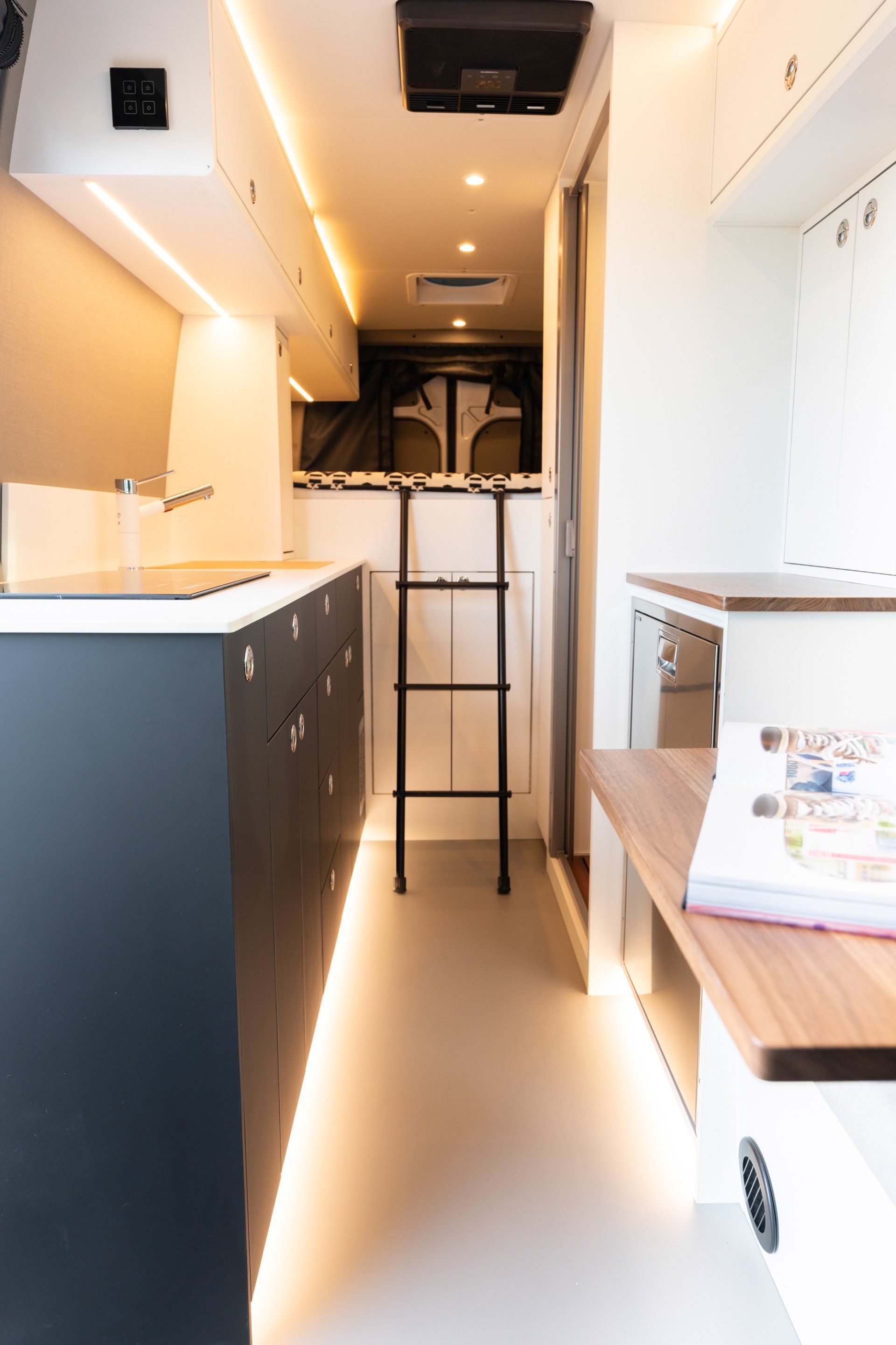 ZEPPELIN | Benchmark Vehicles