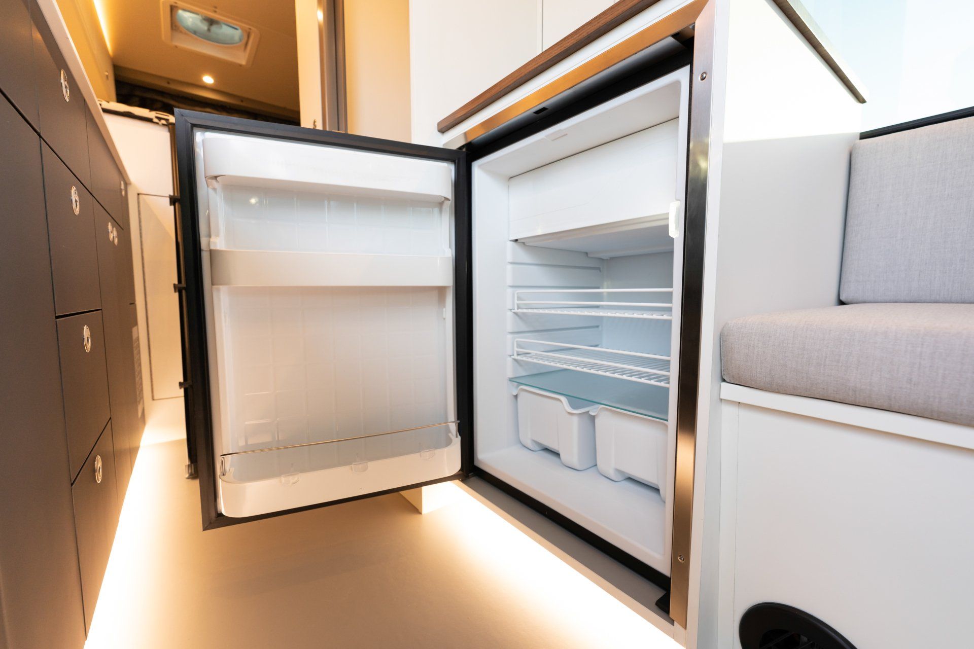 ZEPPELIN | Benchmark Vehicles