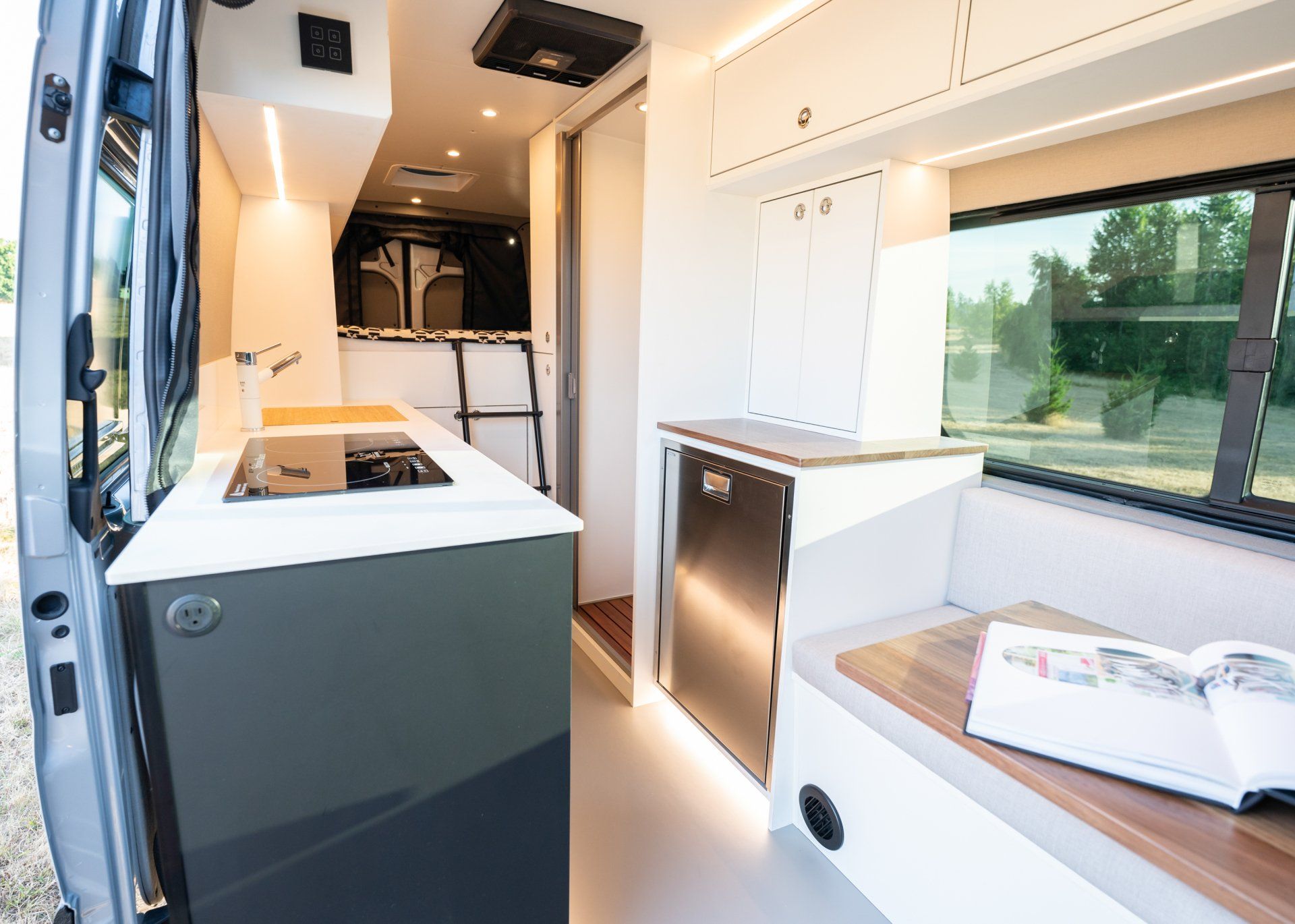 ZEPPELIN | Benchmark Vehicles