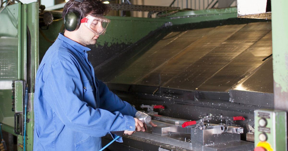 Why Equipment Cleaning is Important in Manufacturing Plants