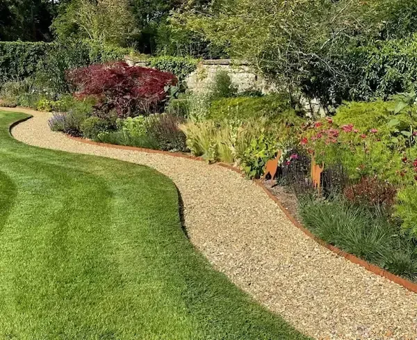 Naturescaping Your Garden: Wild Edging Design Ideas