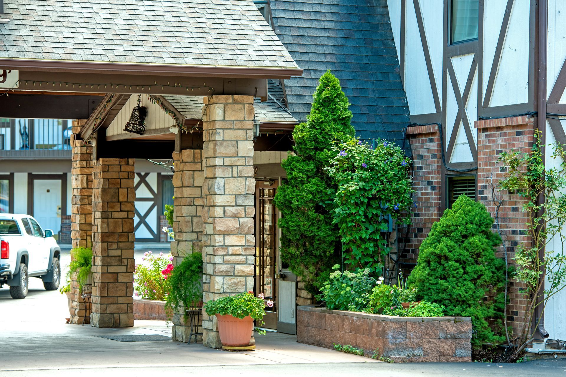 Photos | Glenwood Springs, CO | Silver Spruce Inn