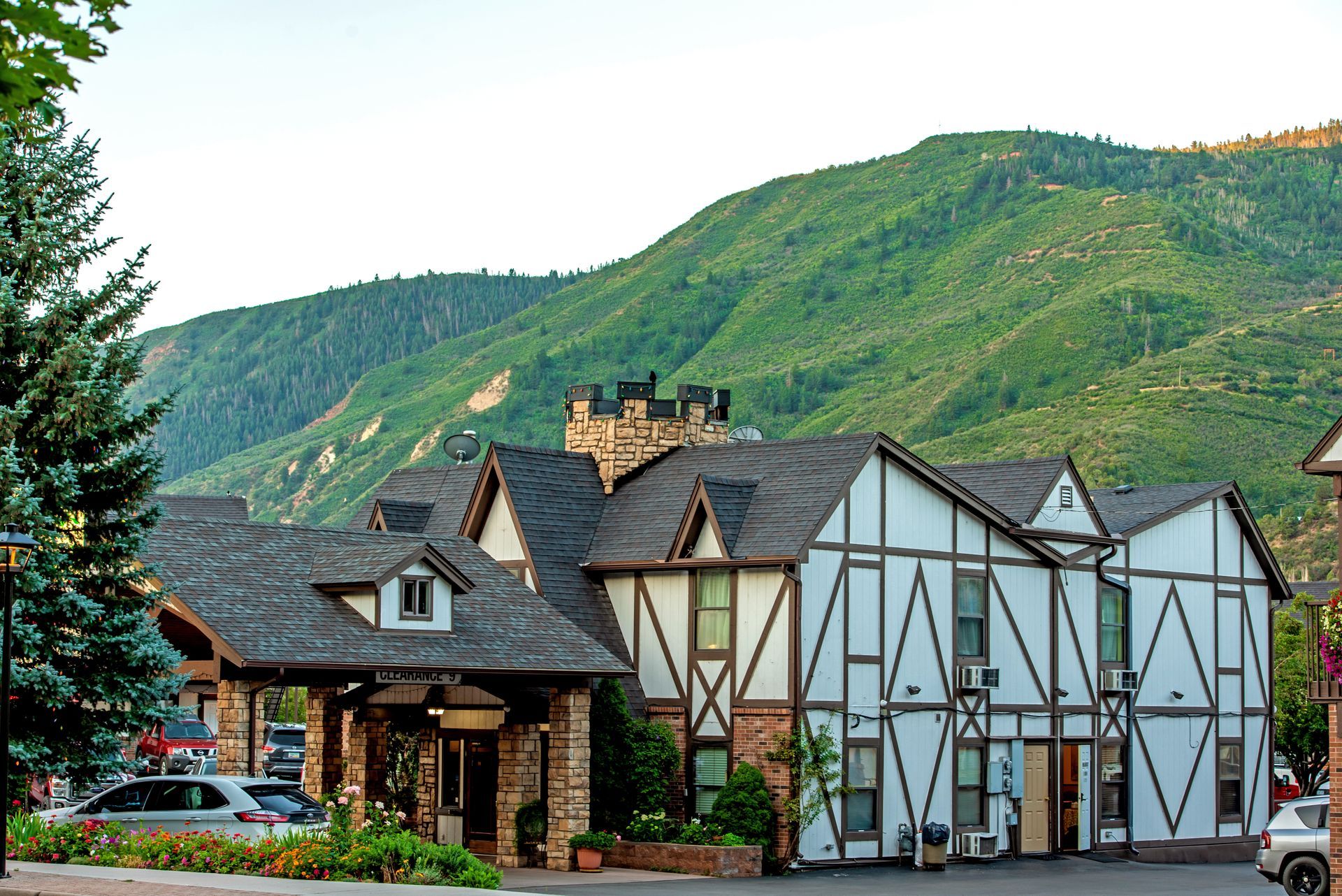 Photos | Glenwood Springs, CO | Silver Spruce Inn