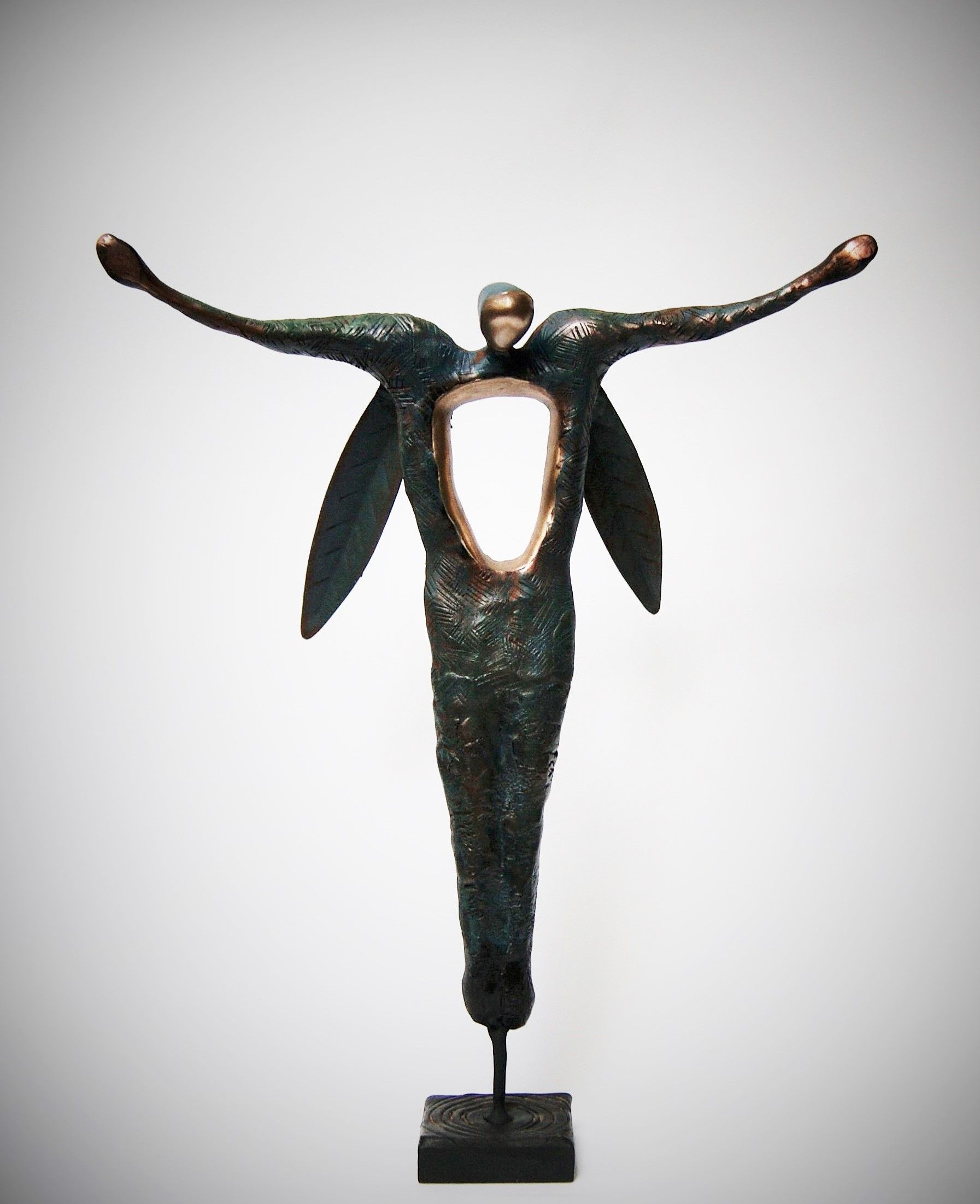 Contemporary British Sculptor | Bespoke Sculptures UK