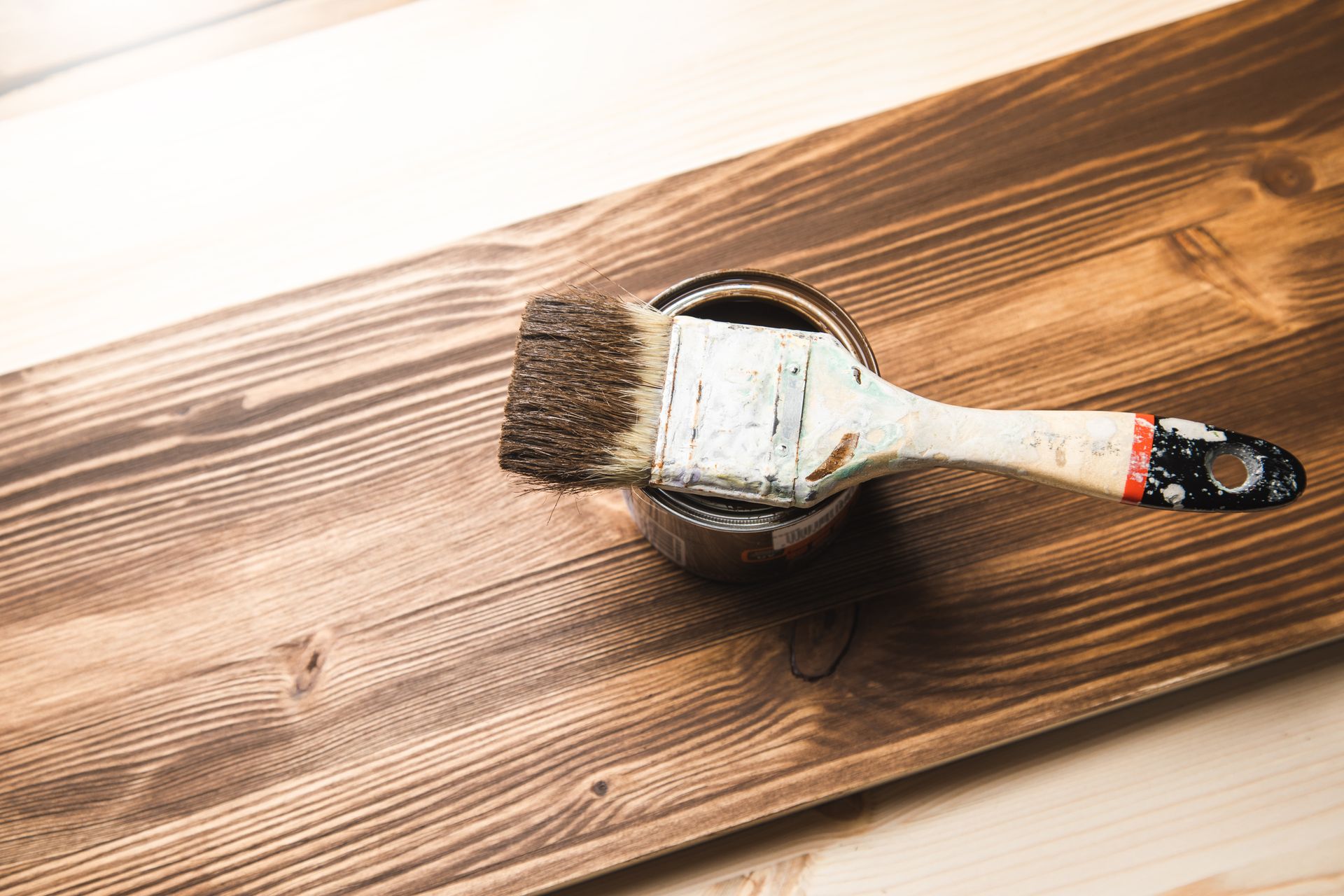 A Handy Guide to Picking the Perfect Coating Color for Your Deck