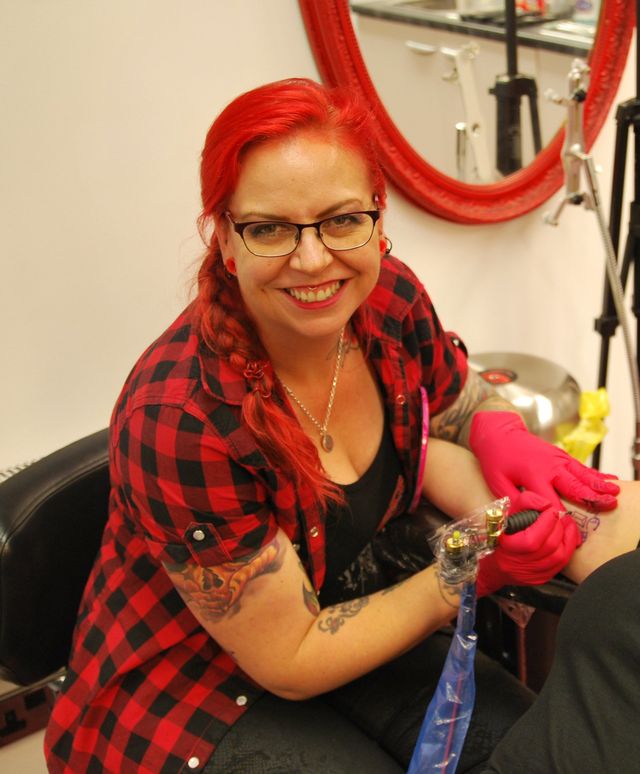 Julie Clarke Tattoos 1,256 Richard Neville Stock Photos, High Res