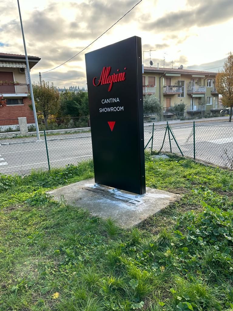 Totem Pubblicitari | Verona | Girardi Pubblicità