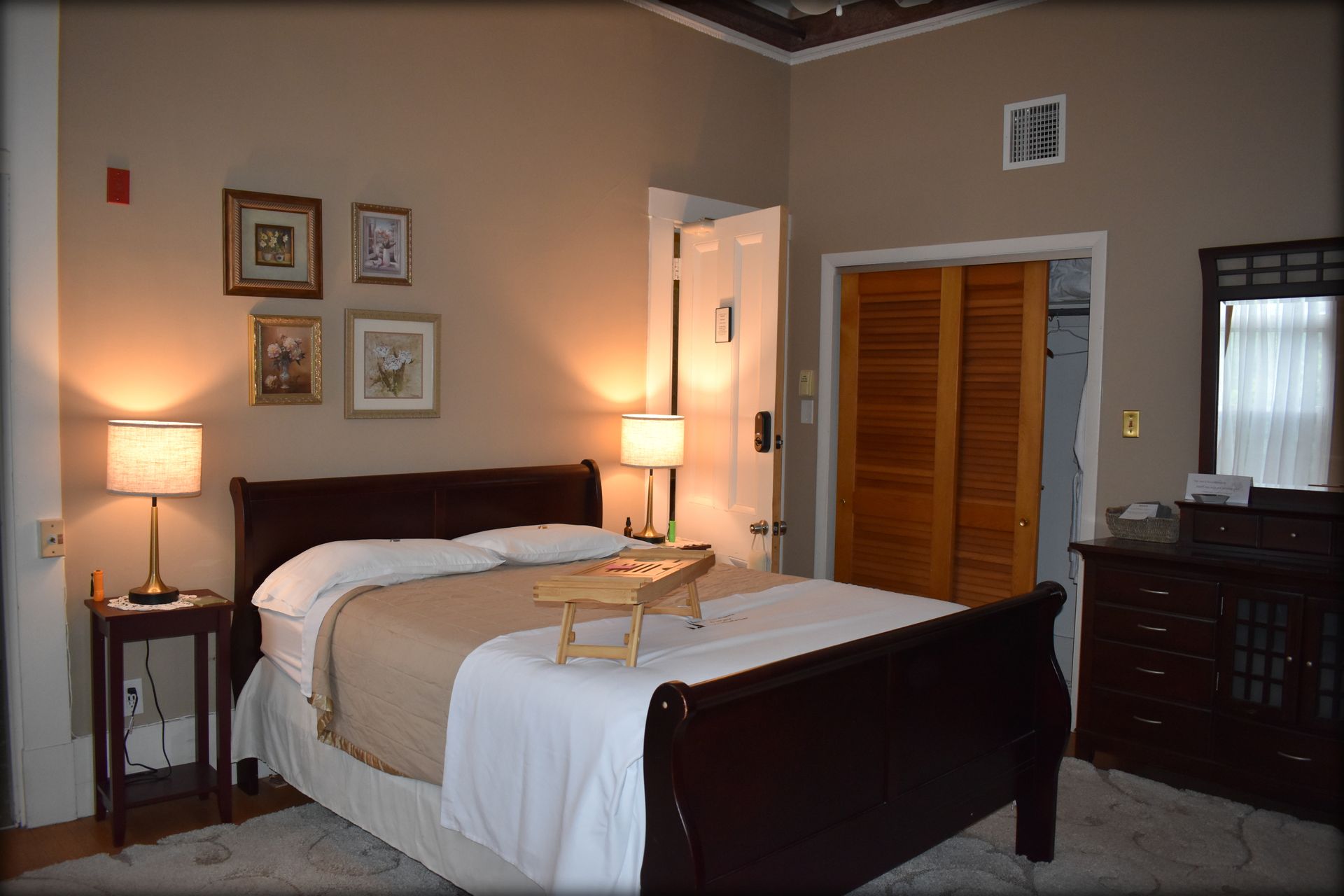 Name & business type: a brief tag line & location