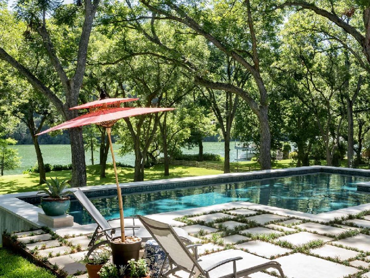 Inside Joe Rogan’s $14M Texas Mansion: Why Joe Rogan Moved to TX?