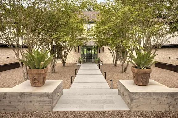 Inside Joe Rogan’s $14M Texas Mansion: Why Joe Rogan Moved to TX?