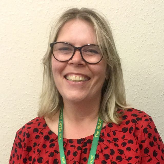 Sara Bush's Instagram, Twitter & Facebook on IDCrawl