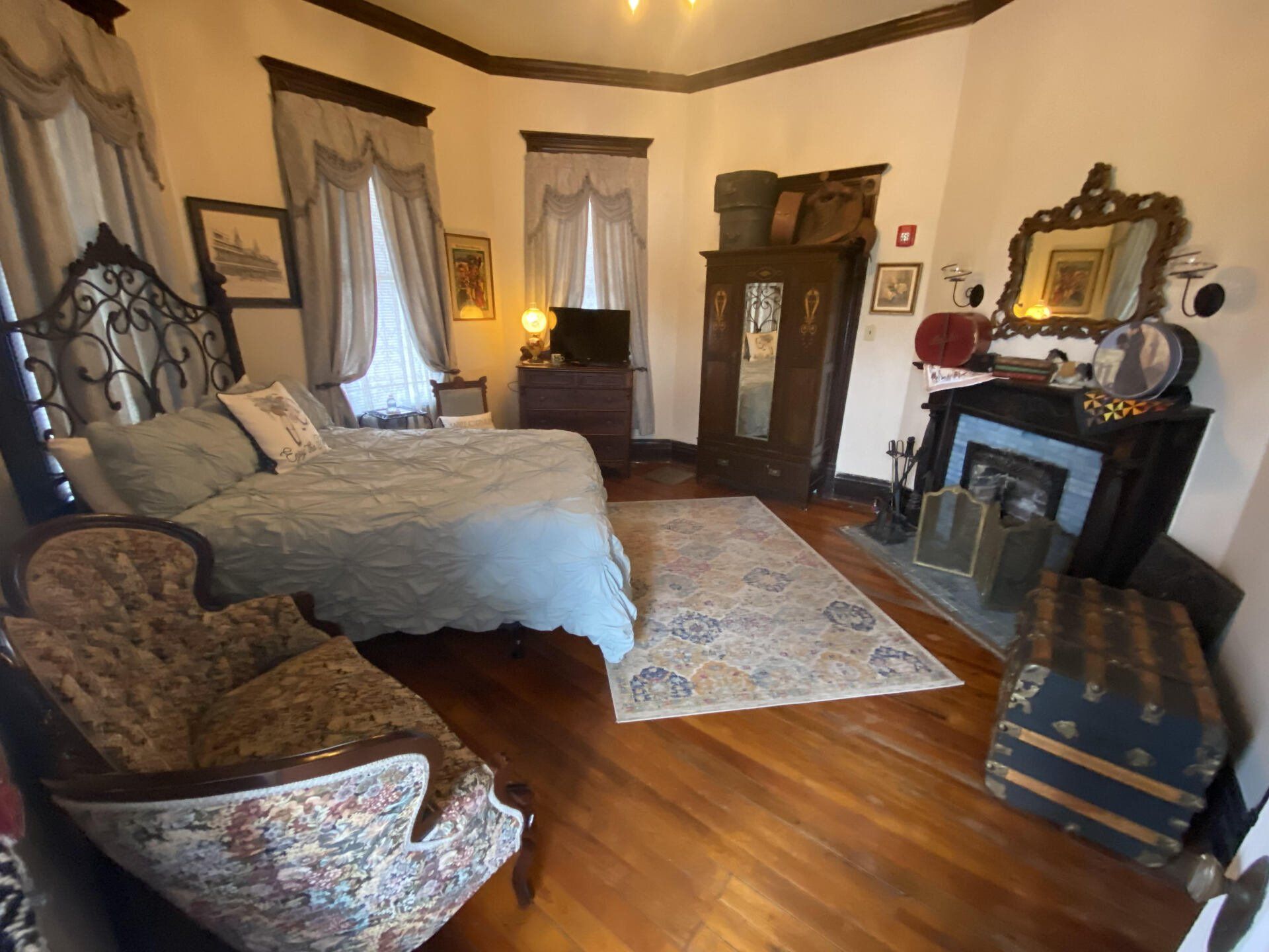 Mentz Suite | Grand Victorian Inn