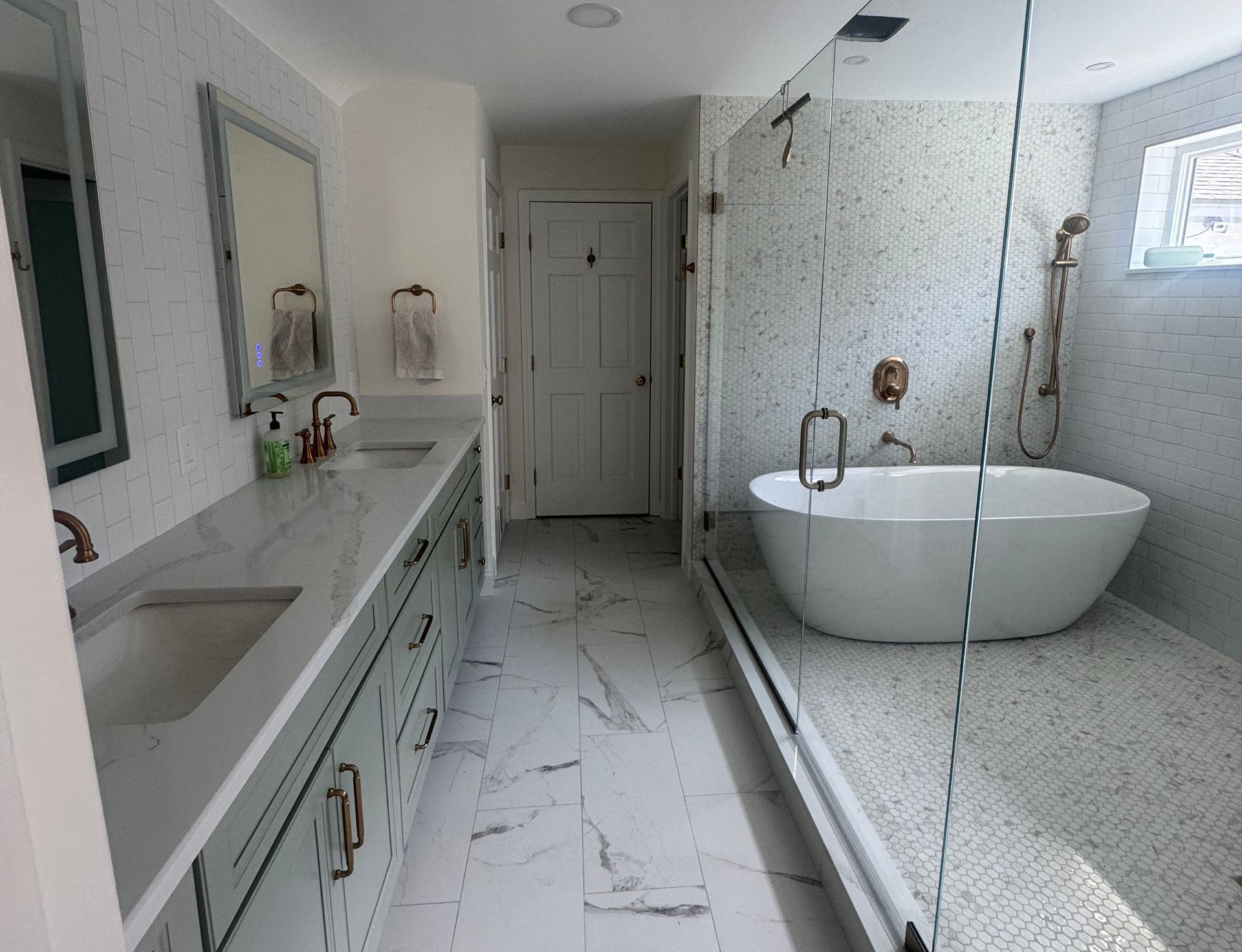 Home [www.cyrkitchen.com]