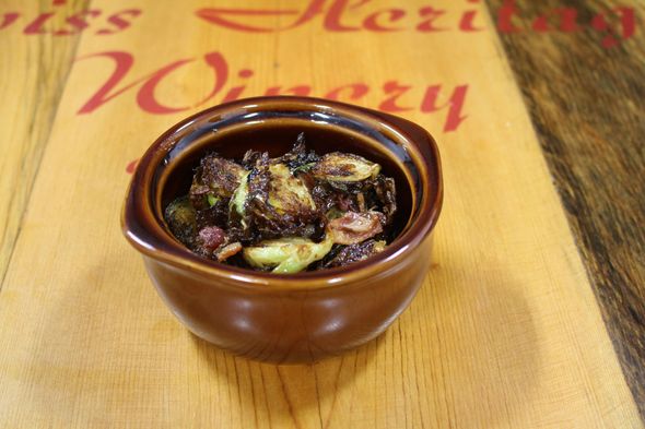 Hans' Place | Menu | Restaurant | Outdoor Dining | American Food