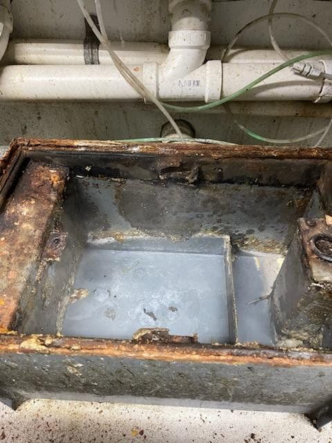 Grease Pit Grease Traps: How They Work & Maintenance | VSS