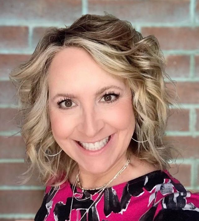 Heather Hull's Instagram, Twitter & Facebook on IDCrawl