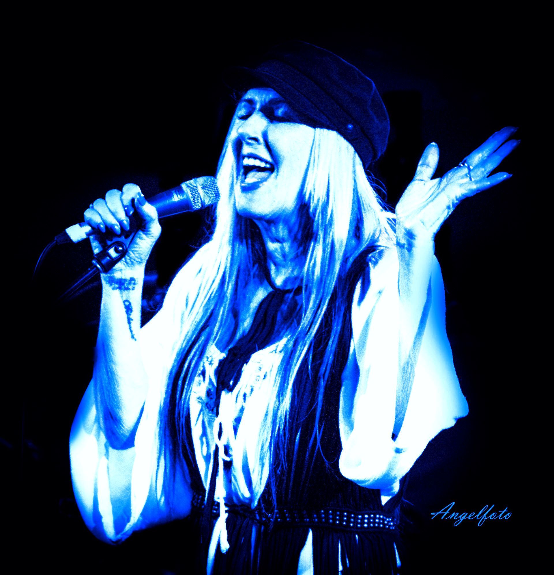 Nikki Nicholls Entertainer | Australia