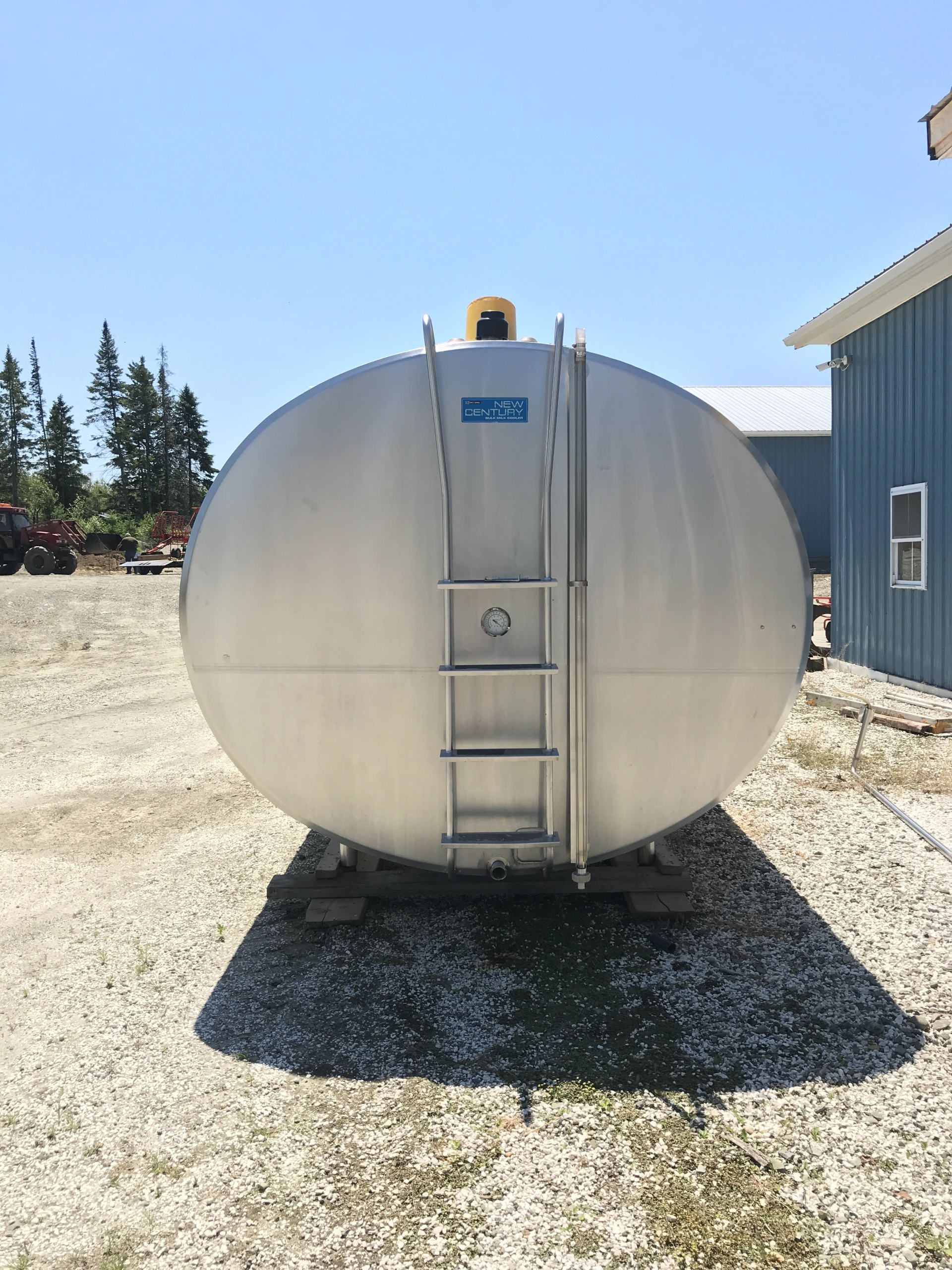 BULK MILK TANKS