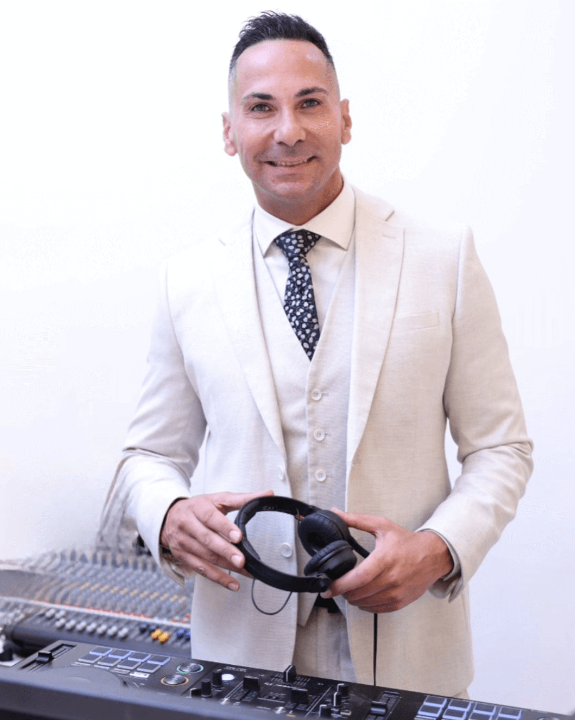 DJ Michael | English & Middle Eastern DJ | Melbourne