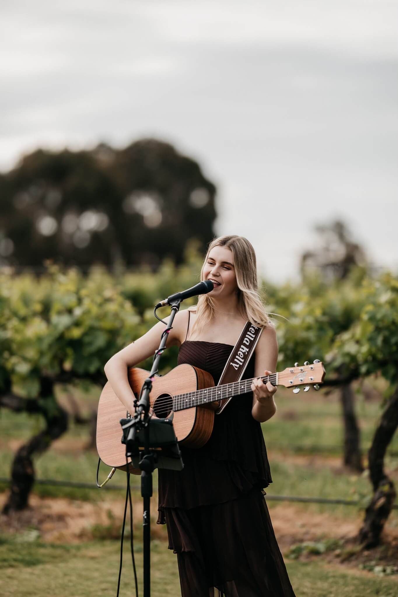 Acoustic Artist & Band | Stella Kelly | Perth