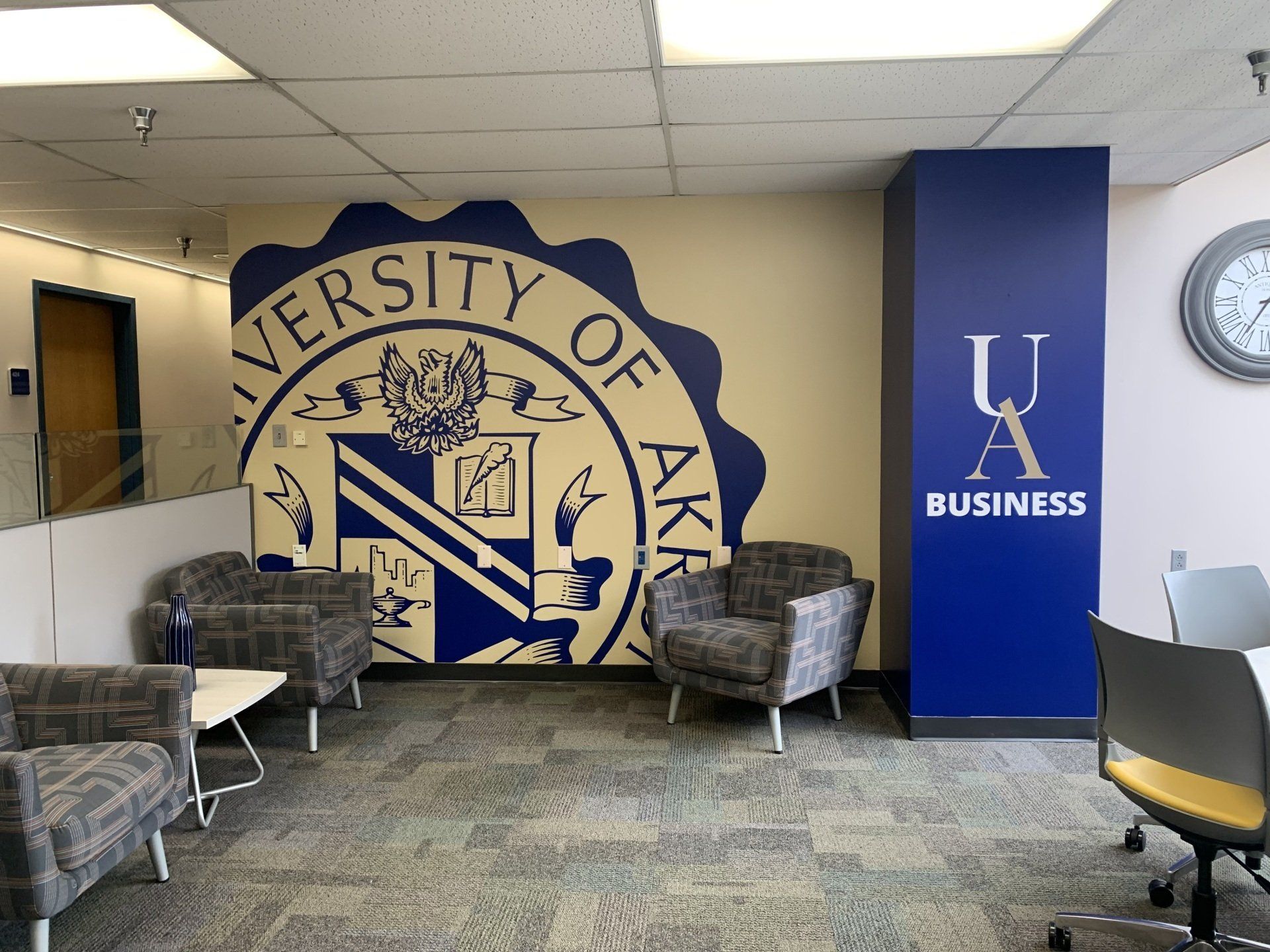 WE BRING YOUR BRAND TO LIFE - Central Graphics