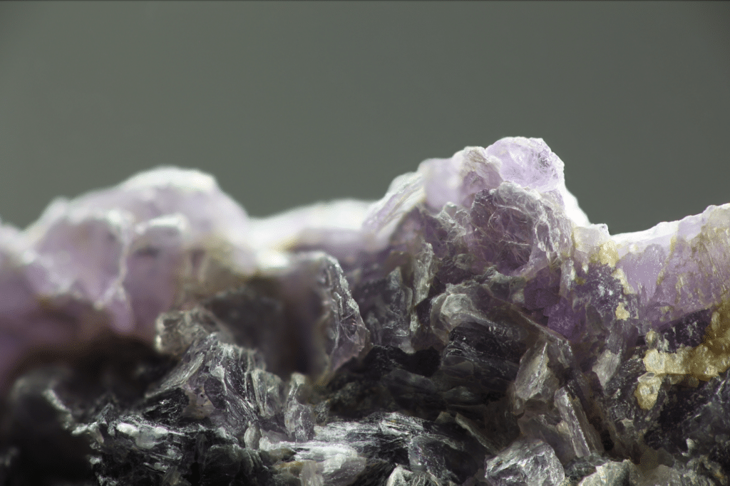 Solaroz charges up on lithium milestone