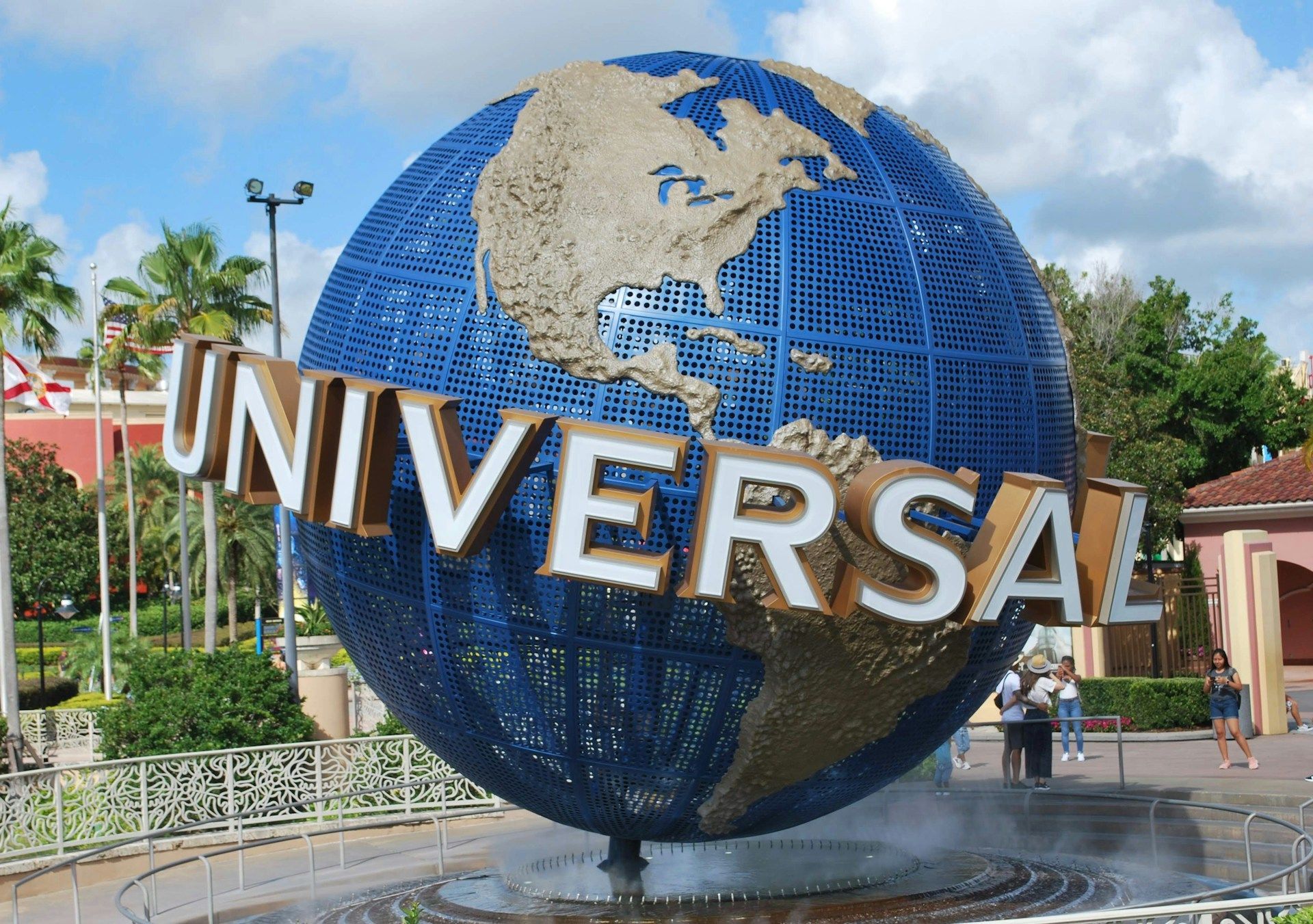 Why Use a Universal Studios Vacation Planner for May Park Visits