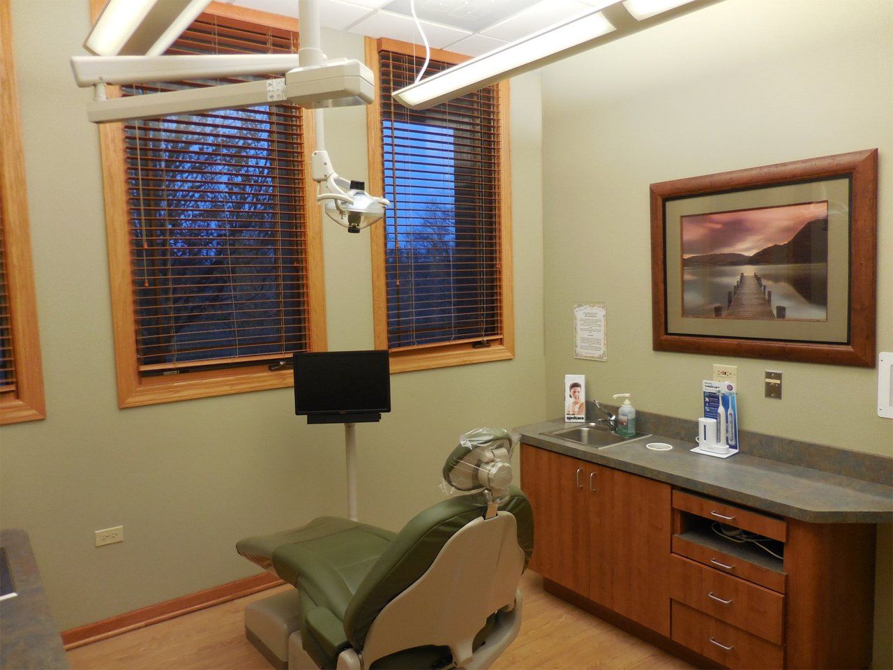 Dentists | Orland Park, IL | Silver Lake Family Dental